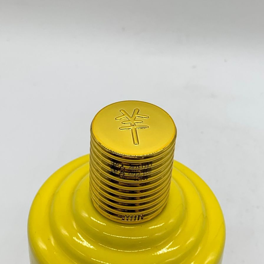 貴州茅台酒 五星ラベル 乙未羊年 黄陶器ボトル 2015 500ml 53% MOUTAI KWEICHOW 1010g【P1】 – お酒の格安通販 サケヤス